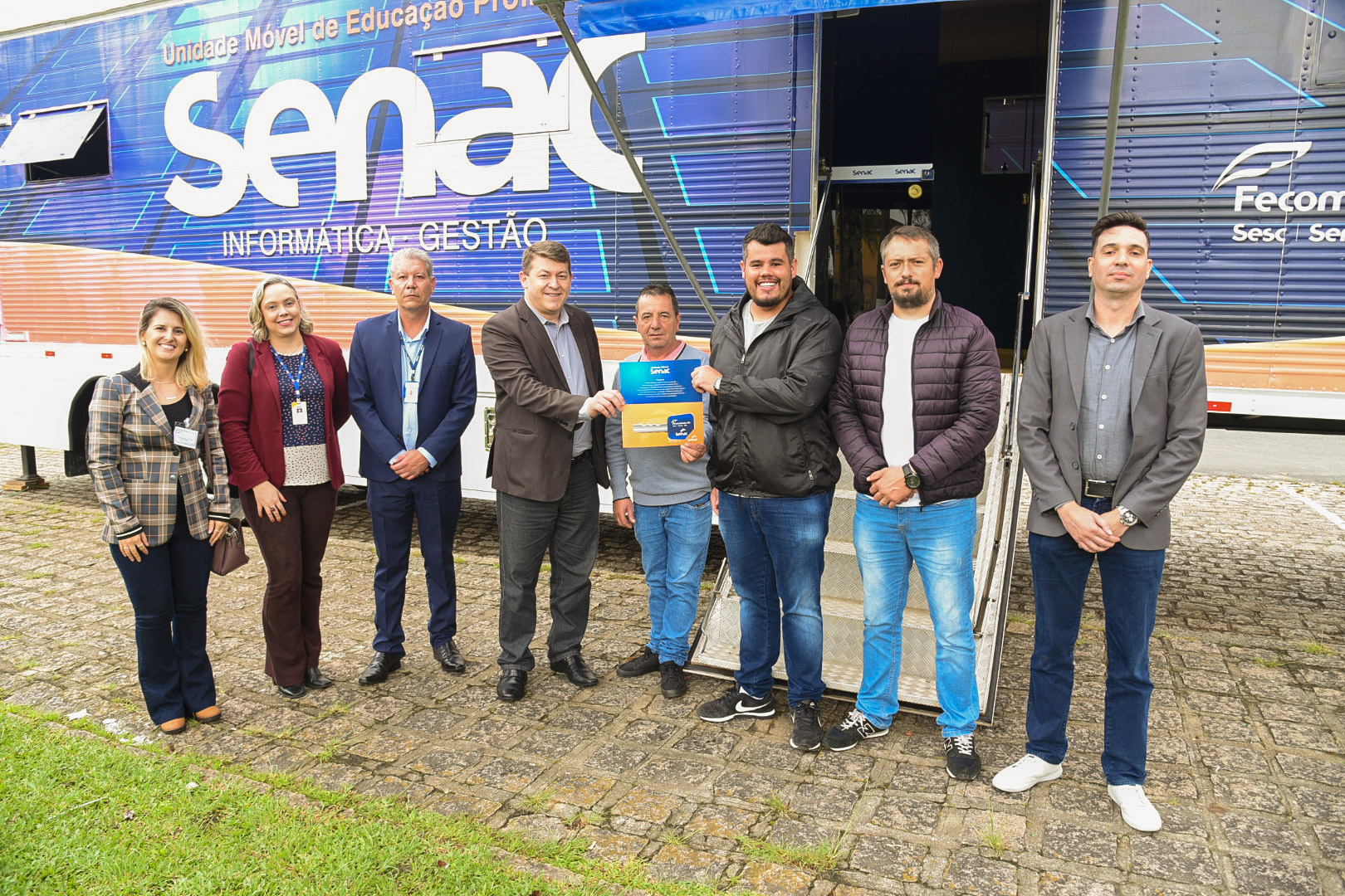 Unidade Móvel de Informática e Gestão do Senac Paraná atenderá 195 ...
